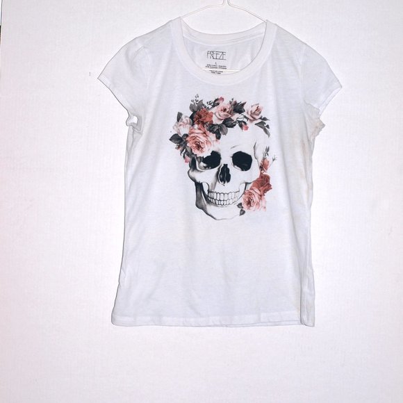 Freeze | Tops | Freeze White With Floral Design Tshirt Womens Xl | Poshmark